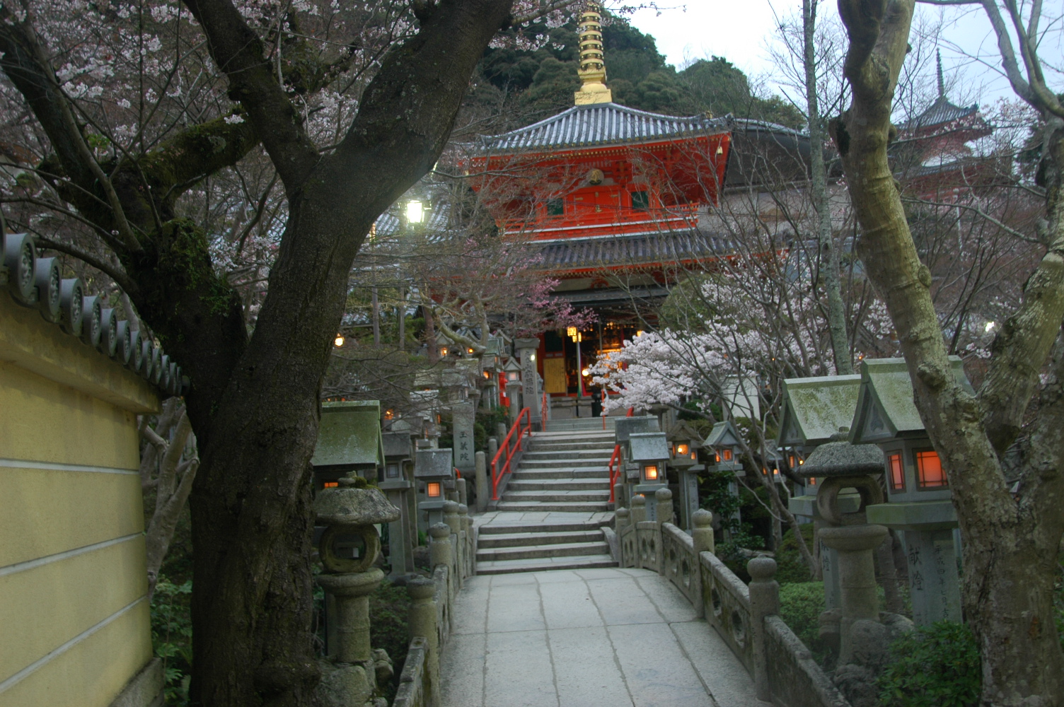 Nara's Mt. Shigi and Chogosonshi-ji Temple | KANSAI NARA Treasure ...